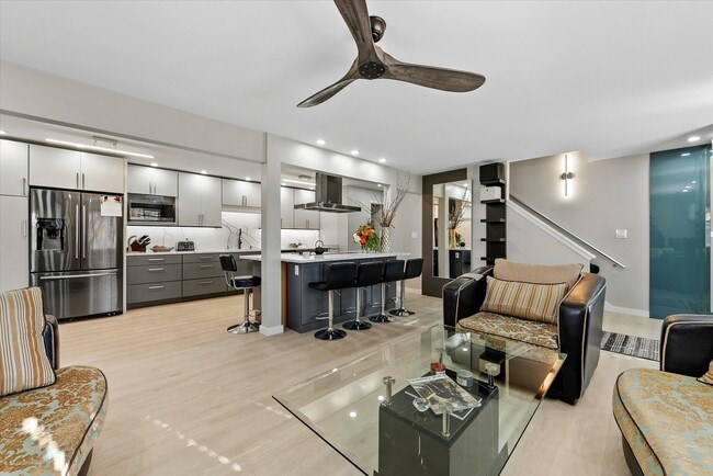 N20W5343 Pierce Ct Off-Campus Housing, Cedarburg, WI