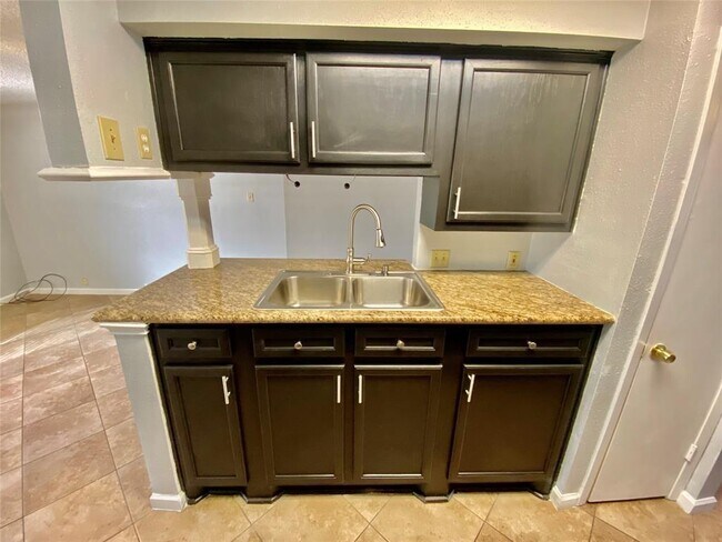 8102 Amelia Rd Condo Unit 509 - Condo for Rent in Houston, TX | ForRent.com