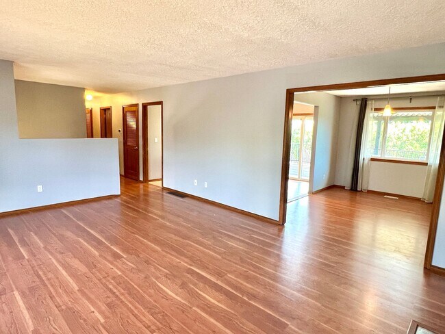 Argay Neighborhood Split Level with Gorgeo... Rental - Casas en ...