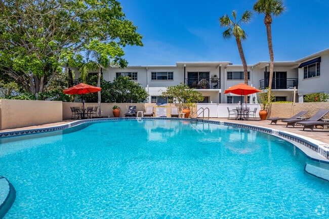 Nautica Apartments - Saint Petersburg, FL | ForRent.com