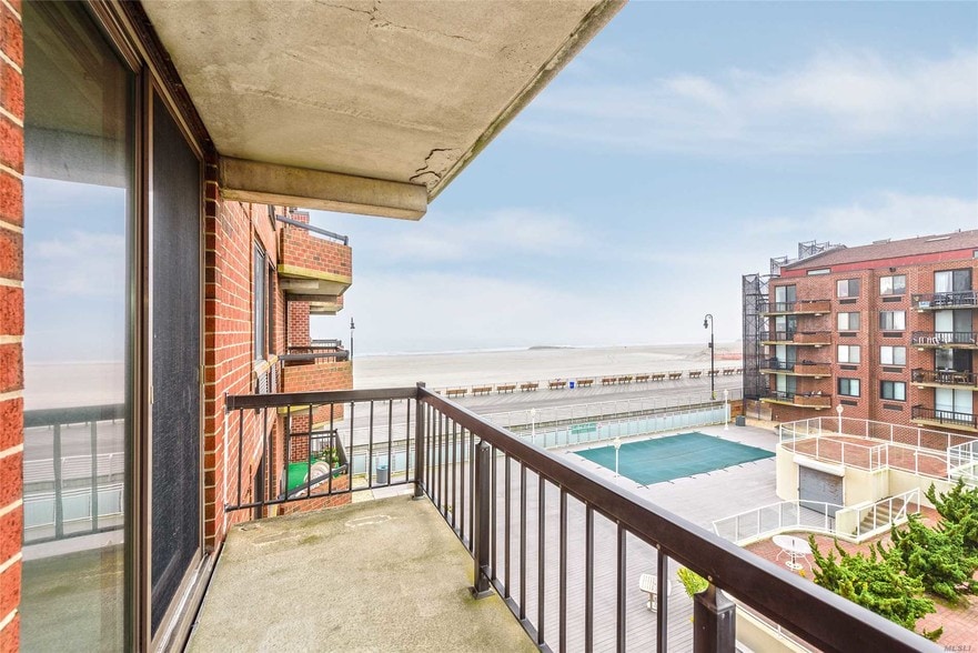 730 W Broadway Unit 4H - Apartment for Rent | Long Beach, NY | Starting ...