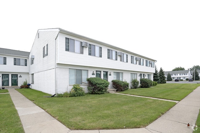 Georgetown Commons Apartments - Clinton Township, MI | ForRent.com