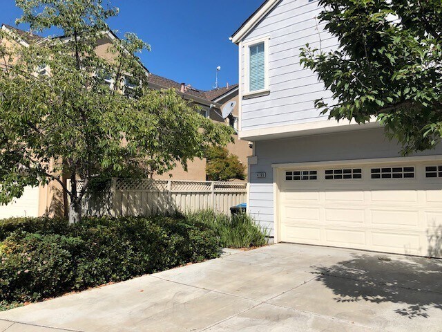 Beautiful 2 Story Home in Rivermark Arbors... - House Rental in Santa ...