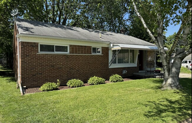 3 BR Brick Ranch with C/A and Basement - House Rental in Mount Clemens ...