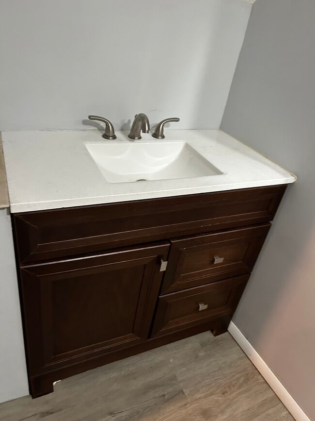 9427 S Ewing Ave Unit Studio Off-Campus Housing, Chicago, IL