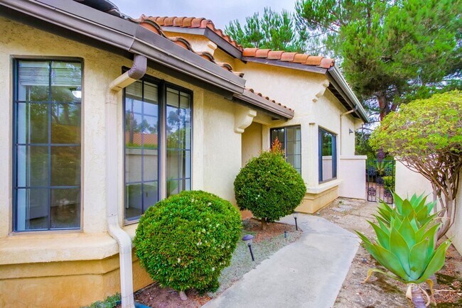 Highly upgraded corner unit on a Cul de Sac!! House - House Rental in ...