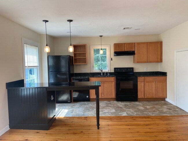 10 N Main St Unit unit 10A - Apartment for Rent | Upton, MA | Starting ...