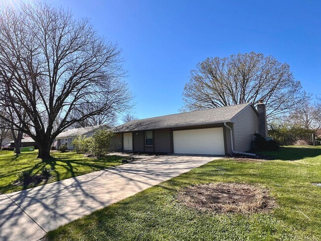 6827 Azalea Dr House - House Rental in Indianapolis, IN | ForRent.com