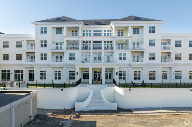 William Square Luxury Residences Apartments - Fredericksburg, VA ...