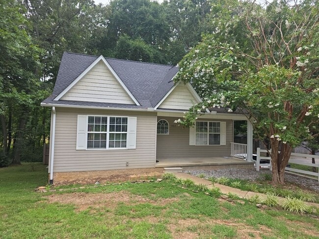 Bright 3 Bedroom Home with Basement, Backyard, and Garage Off-Campus ...