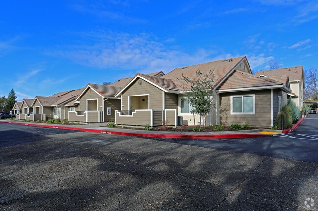 The Oaks at Hackberry Apartments For Rent in Sacramento, CA | ForRent.com
