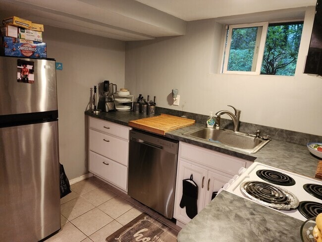 Stony Brook University Off-Campus Housing & Apartments | ForRentUniversity