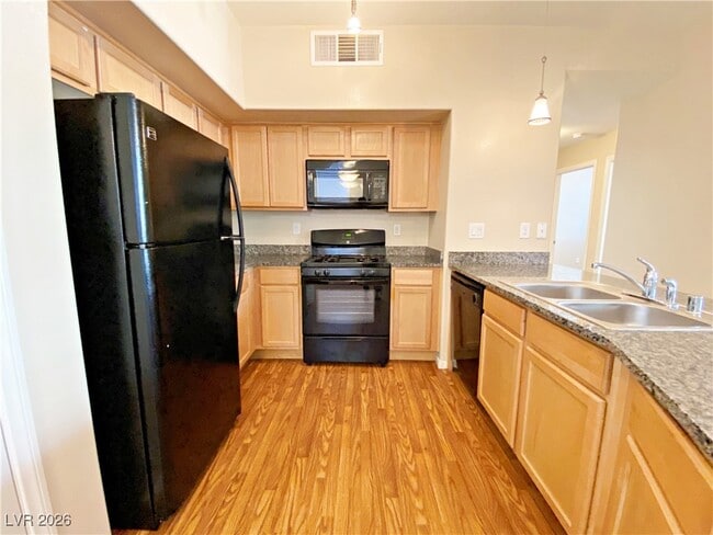 50 Aura de Blanco St Unit 6102 Off-Campus Housing, Henderson, NV