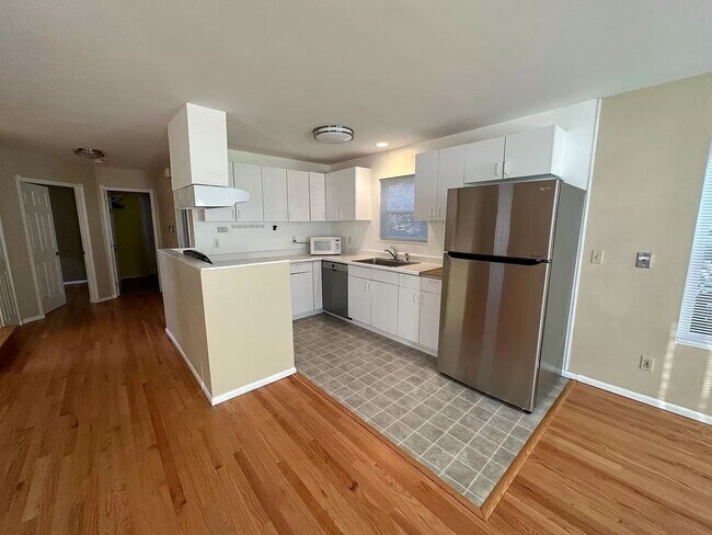 Capitol Hill Gem: A Radiant 3-Bedroom+Den ... - House Rental in Seattle ...