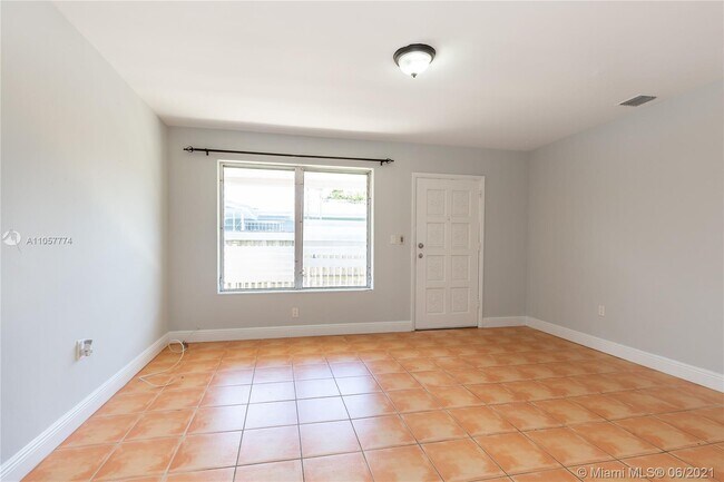 2543 NW 35th St Apartment Unit 2543 - Miami, FL | ForRent.com