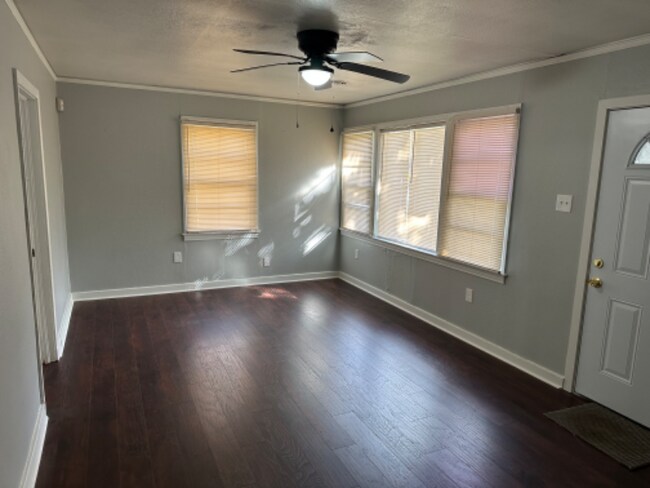 3735 Monroe Ave - House Rental in Baton Rouge, LA | ForRent.com