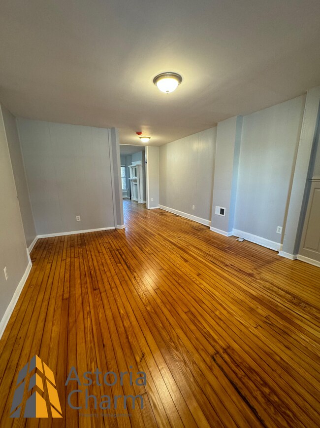 New 2BD/1 Full Bath + 2 Half Baths + DEN Rental - House Rental in ...