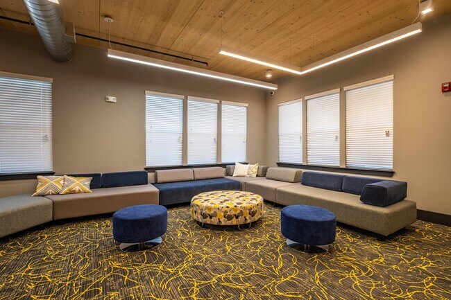 Foxridge Apartment Homes | Virginia Tech | Off-Campus Housing Search