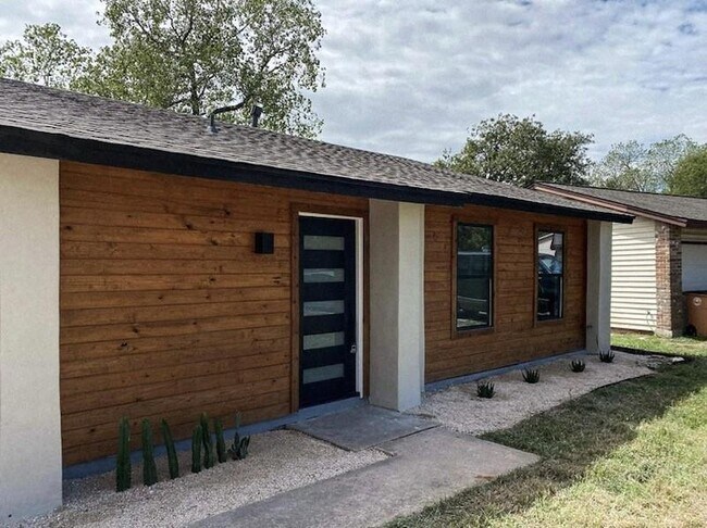 5520 Pine Pl - House for Rent in Austin, TX | ForRent.com