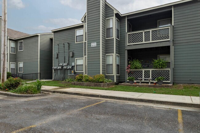 Courtney Square Apartments - Decatur, AL | ForRent.com
