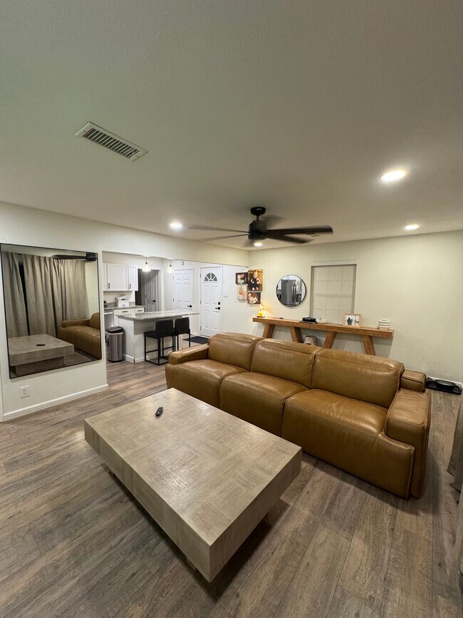 521 Mountain Pine Rd House Off-Campus Housing, Hot Springs, AR