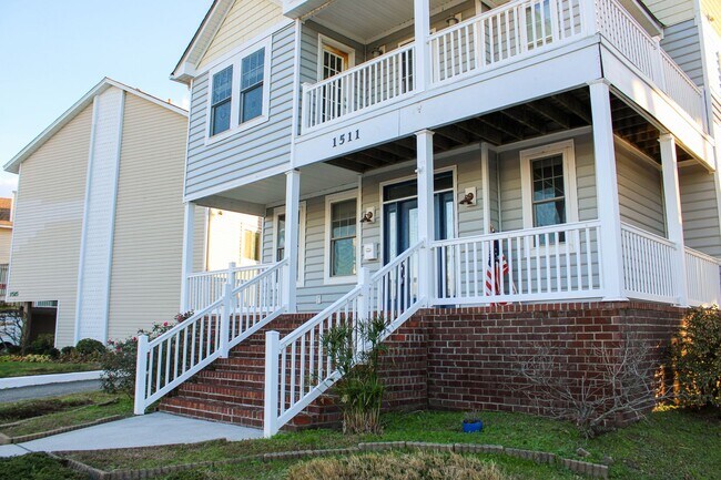 Welcome to this stunning 3-story Beach Cot... House - House Rental in ...
