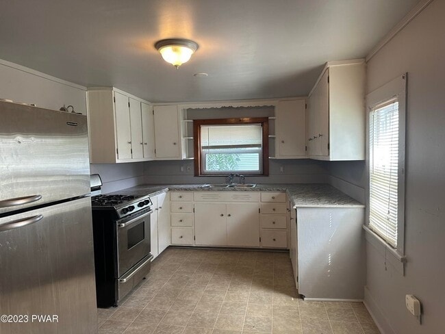 Great rental, close to stores, restaurants... - House Rental in ...