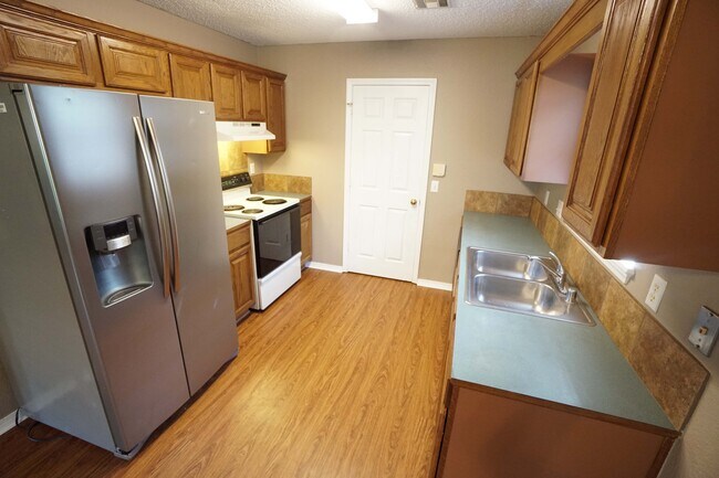 1172 S Pepper Tree Ln House - House Rental in Fayetteville, AR ...