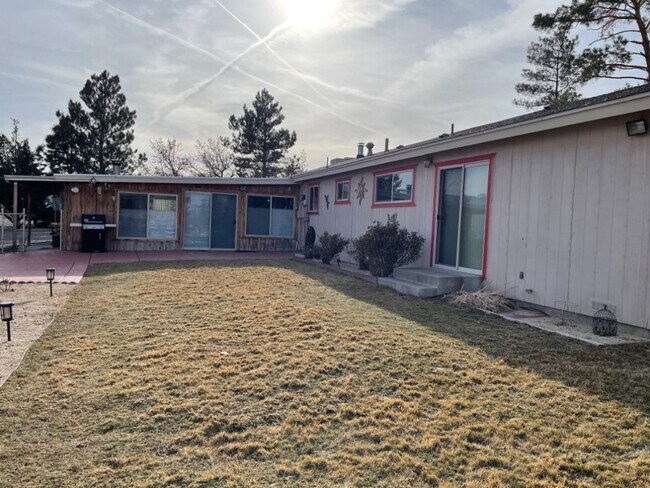 Spacious 3 bedroom, 2 bath home with a lar... - House Rental in Reno ...