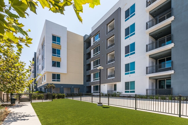 University of California Irvine | Off-Campus Housing Search