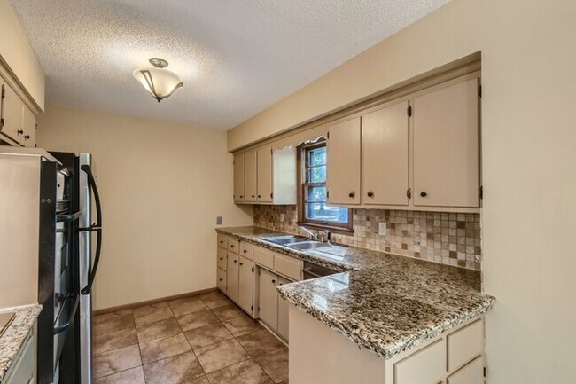 600 Manor Dr NE, Spring Lake Park, MN, 55432 - House Rental in ...