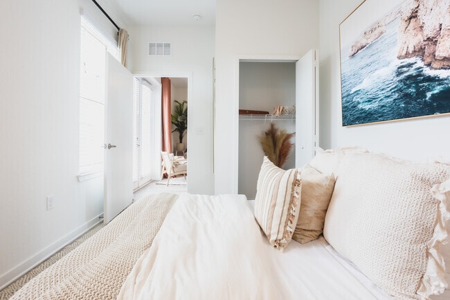 Welcome Canary Apartments - Lakeland, FL | ForRent.com