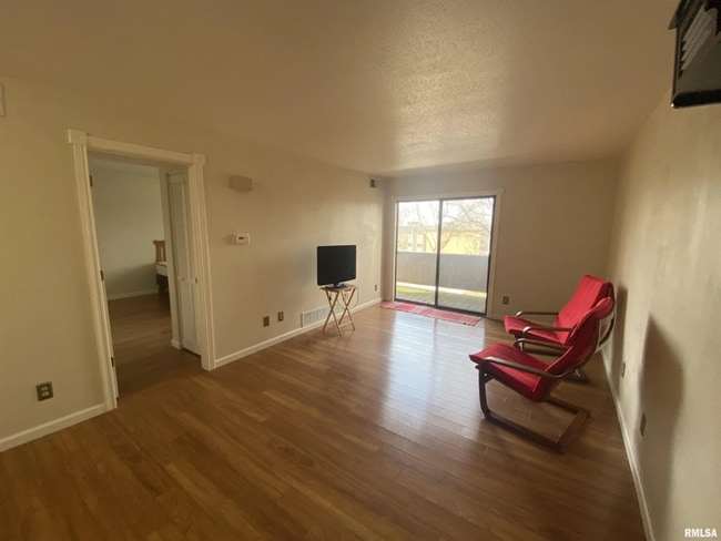 7127 N Terra Vista Dr Condo Unit 4-302 - Condo for Rent in Peoria, IL ...