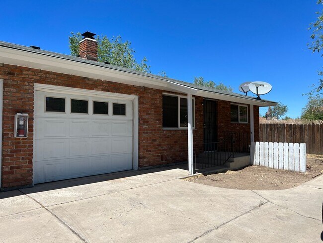 Old SW Reno/ Midtown 2/bed/1bath with garage! House - House Rental in ...
