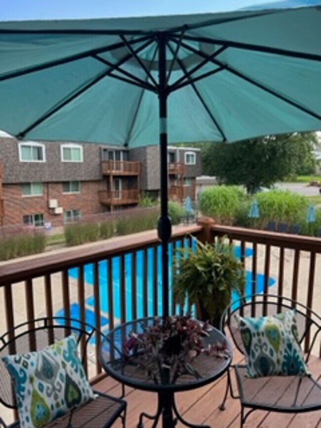 2 Bedroom With Partial Pool View Condo Unit 1139-3 - Condo for Rent in ...