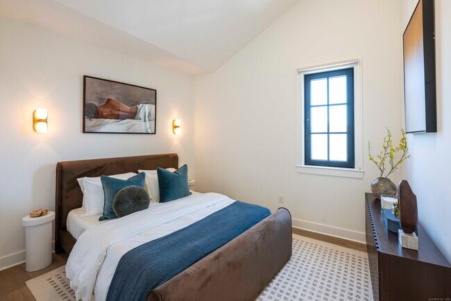 100 E Putnam Ave Off-Campus Housing, Greenwich, CT