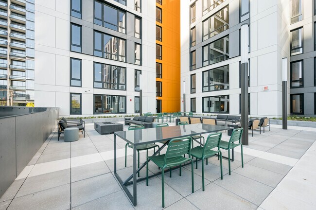 University of Illinois at Chicago | Off-Campus Housing Search