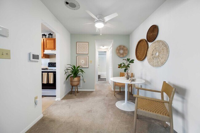 Foxridge Apartment Homes | Virginia Tech | Off-Campus Housing Search