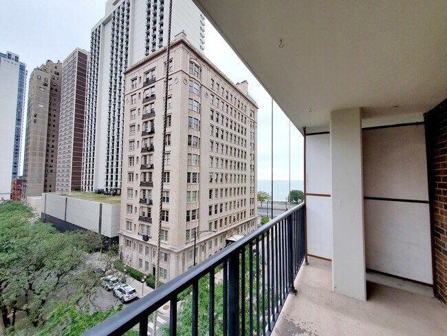 71 E Division St Unit 703 Condominio Para alquiler en Chicago, IL ...