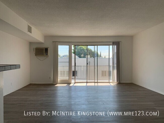 Spacious 2BD 2BA Unit with Upgraded Floori... Apartamento Unidad 310 ...