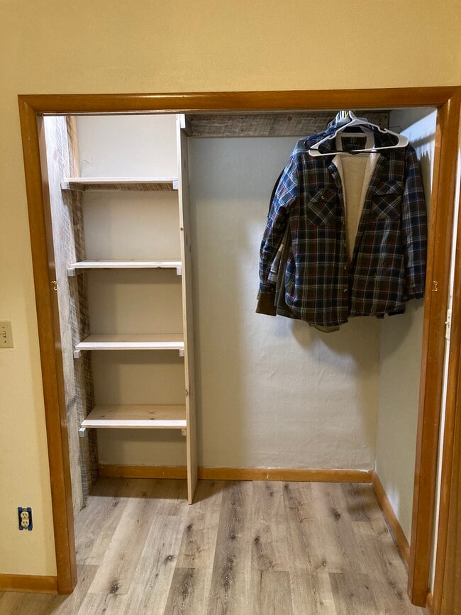 413 2nd St SW Off-Campus Housing, Dickinson, ND