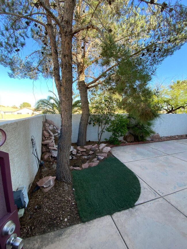 FLAMINGO & FORT APACHE TOWNHOME LIVING WIT... - House Rental in Las ...