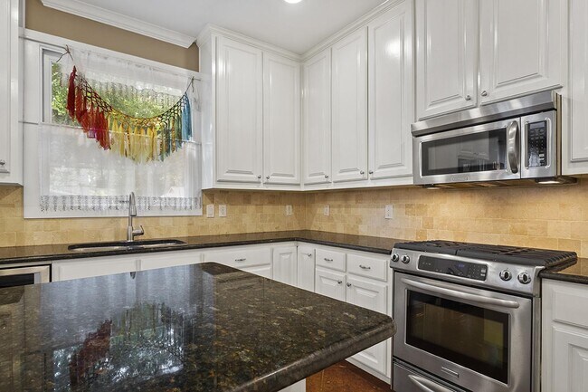 2006 Lipscomb St House - House Rental in Fort Worth, TX | ForRent.com