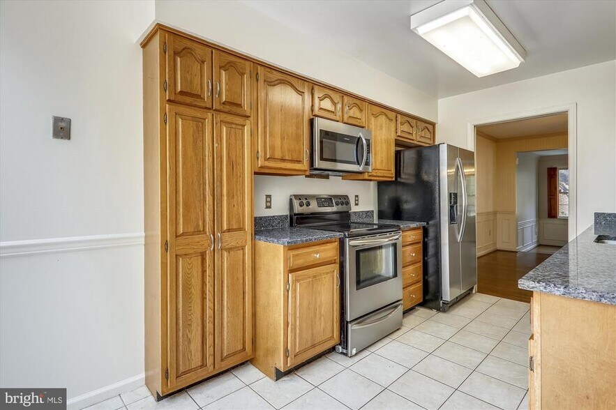 10927 Brewer House Rd - Townhome for Rent in Rockville, MD | ForRent.com