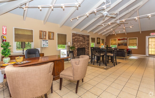 The Woods At Camp Creek Apartment Homes