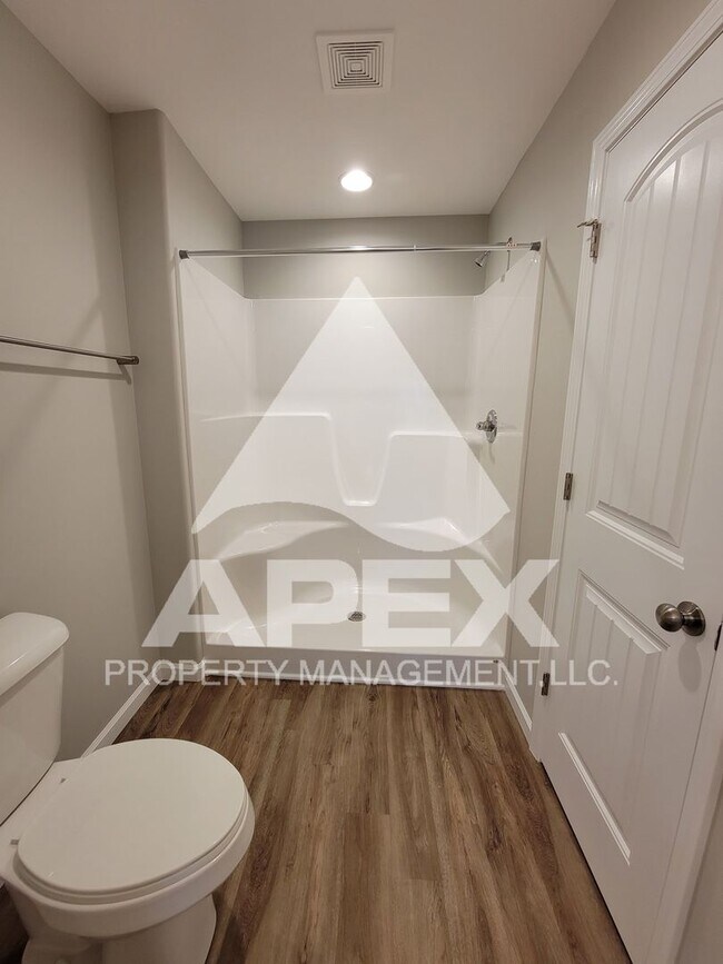 2Bd - 2 Ba Single Level Condo w/2-Car Gara... - House Rental in ...