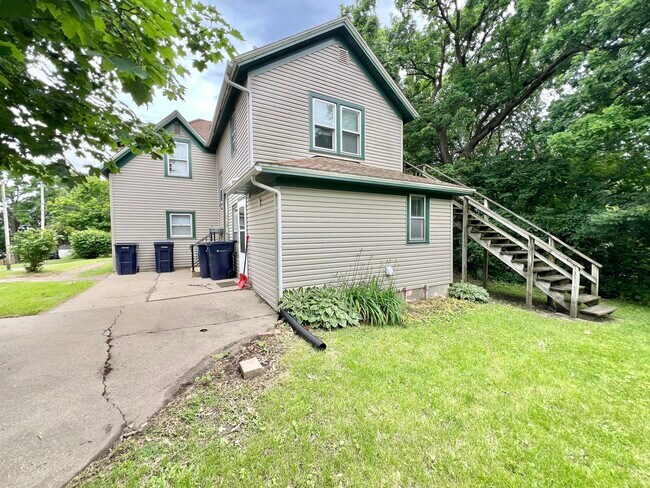 1117 Wheeler St Unit 1 - Janesville, WI | ForRent.com