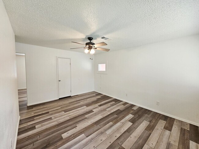 Newly Remodeled 3 Bed/1.5 Bath Home in Gre... - House Rental in ...