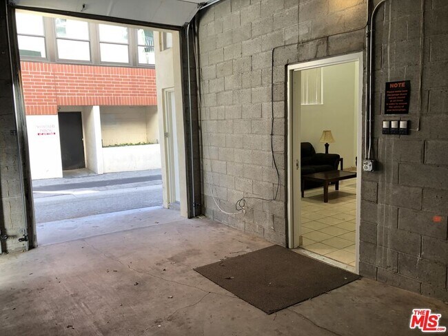 10366 Eastborne Ave Condo Unit 1/2B - Condo for Rent in Los Angeles, CA ...