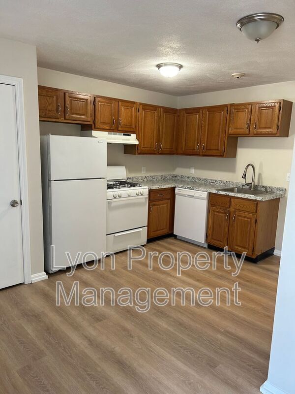 10 East Street Unit 207 - Condo for Rent in Cranston, RI | ForRent.com